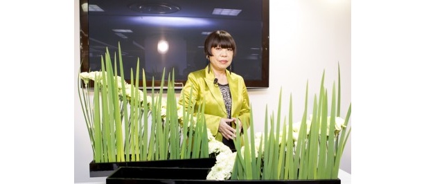 画像1 / 3>朝の連続テレビ小説にちなみ「カーネーション」を 画像1 / 3>朝の連続テレビ小説にちなみ「カーネーション」を